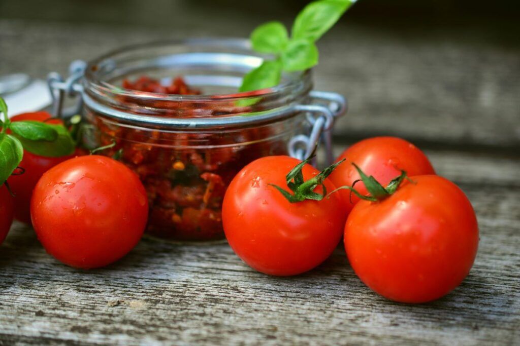 Are Tomatoes Low FODMAP? A Guide to Tomatoes and IBS.